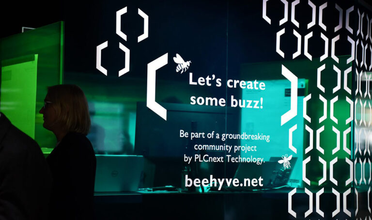 Bee part of a groundbreaking crowd project - PLCnext Community